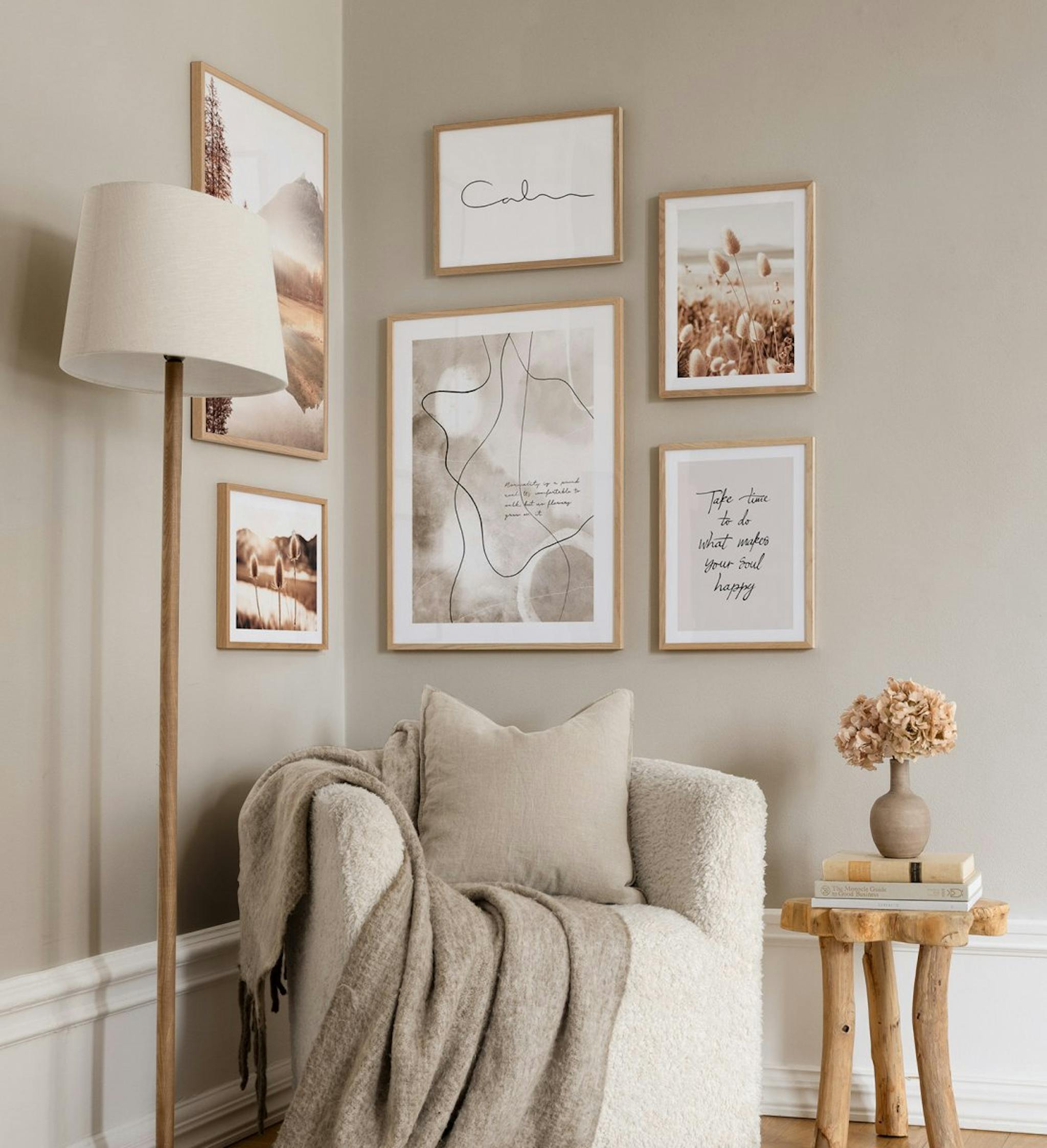 Creating the Perfect Gallery Wall in Your Living Room: A Warm Color ...