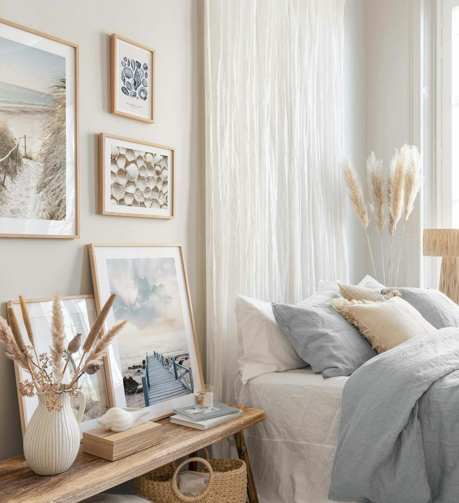 Tavelvägg i sovrum | Tavlor till sovrummet - Posterstore.se